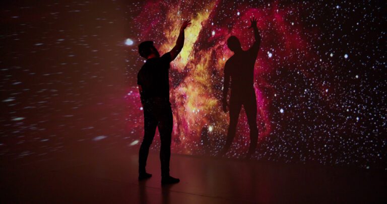 How To Make an Immersive Projection Room - Moffitt Technology